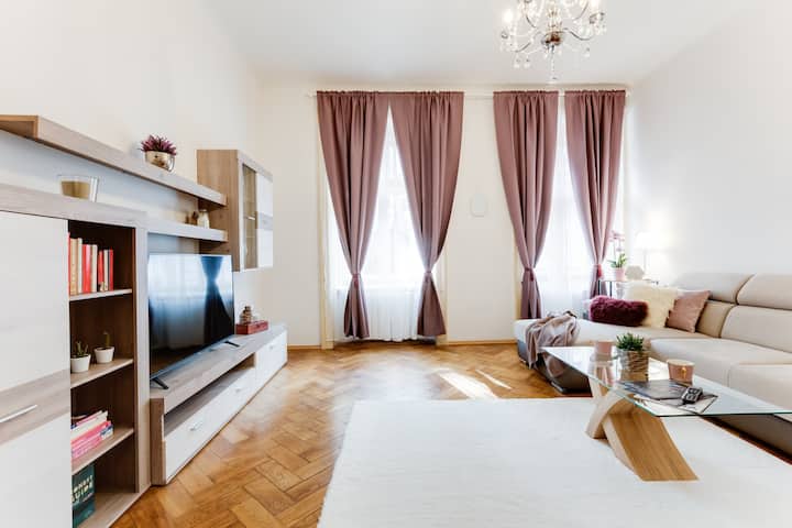 📍Splendid Riverside Apt Next To The Dancing House - Praga