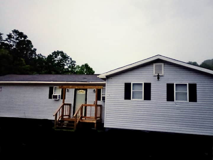 Sandy's - Hilltop, WV