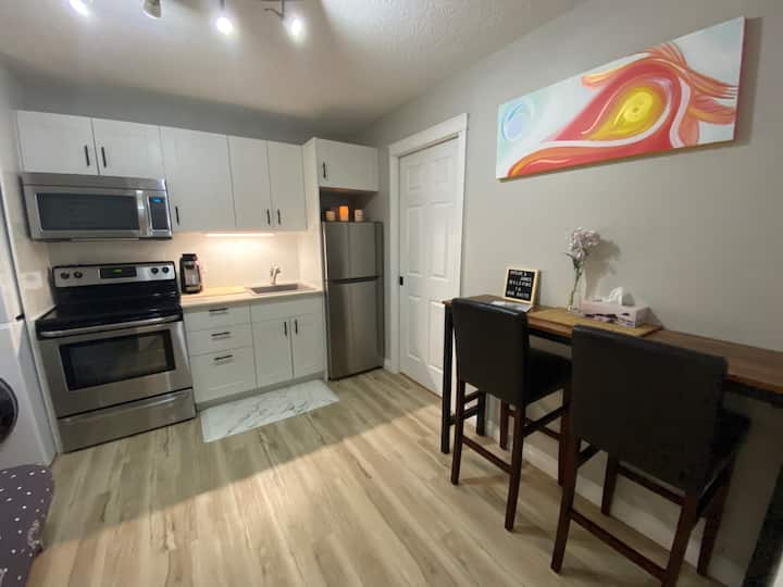 Cozy 1 Bedroom Guest Suite Available For Long Term - Langford