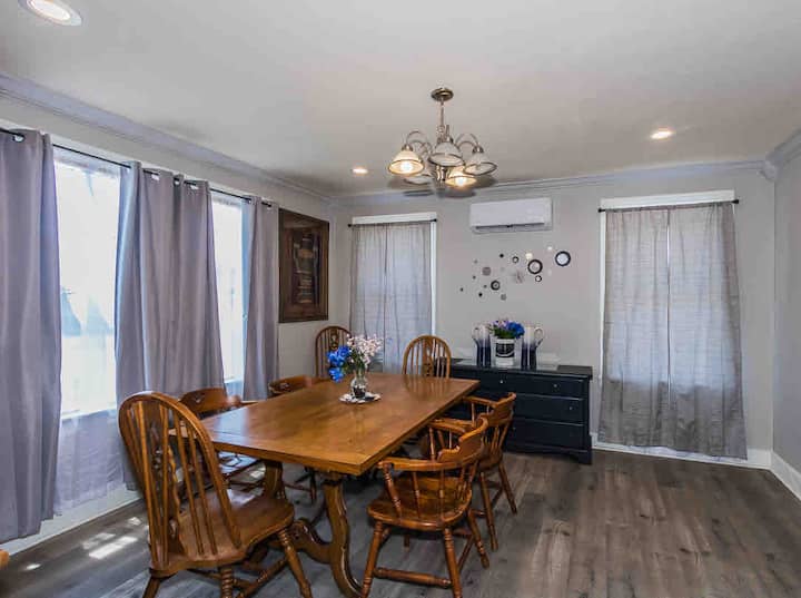 1 Snazzy Blue Bedroom W Personal Air Control &Bath - Little Rock, AR