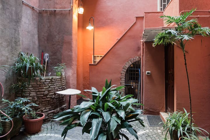 Sophisticated Studio Decor - Roma