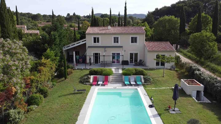 Villa 5 Chambres Grande Piscine Et Jardin Confort - Lauris