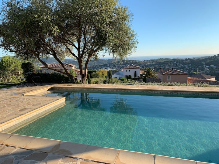 Sunset Villa Ollioules
Piscine Vue Panoramique Mer - Ollioules