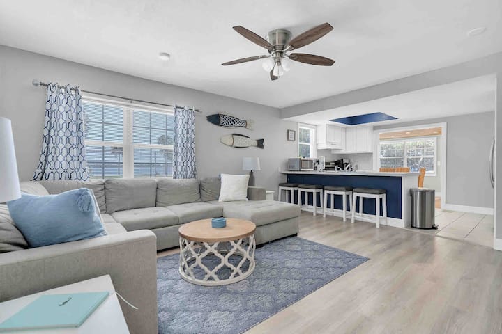 Cortez ~Kingfish Cottage. 5 Boatslips Available! - Anna Maria Island, FL