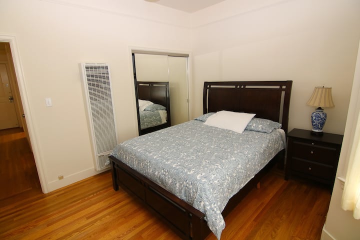 Historic Mission Studio W/ Character & Charm - San Francisco, CA
