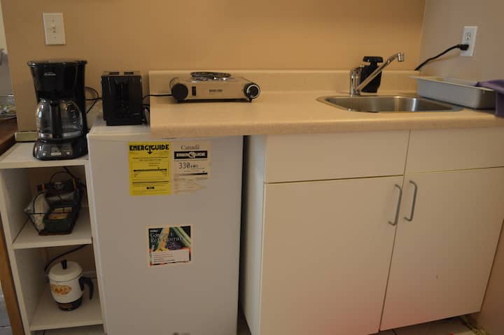 Studio--private Entry, Spacious, Adorable - Winnetka - Los Angeles