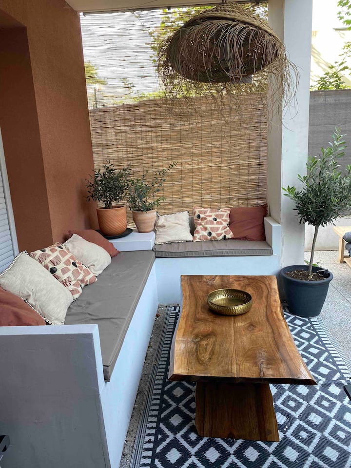 Superbe Appartement Avec Grande Terrasse - Vénissieux