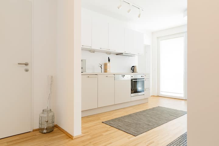 Central Vienna Apartment With Balcony For 2 - Wien