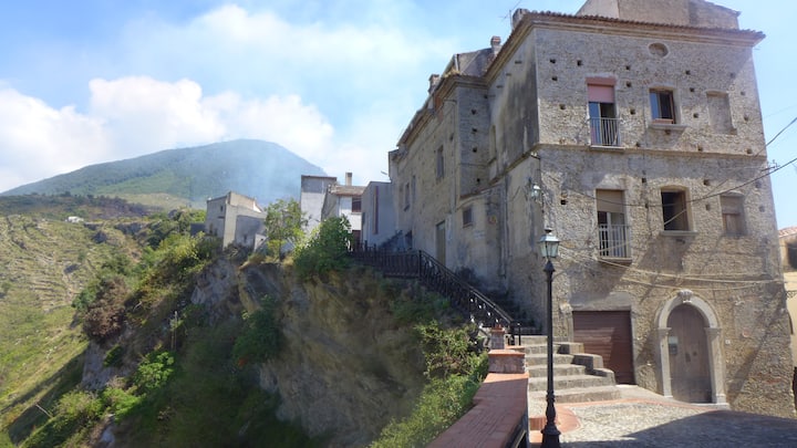 Two Bed Apartment, Hilltop Maiera, Calabria - Diamante