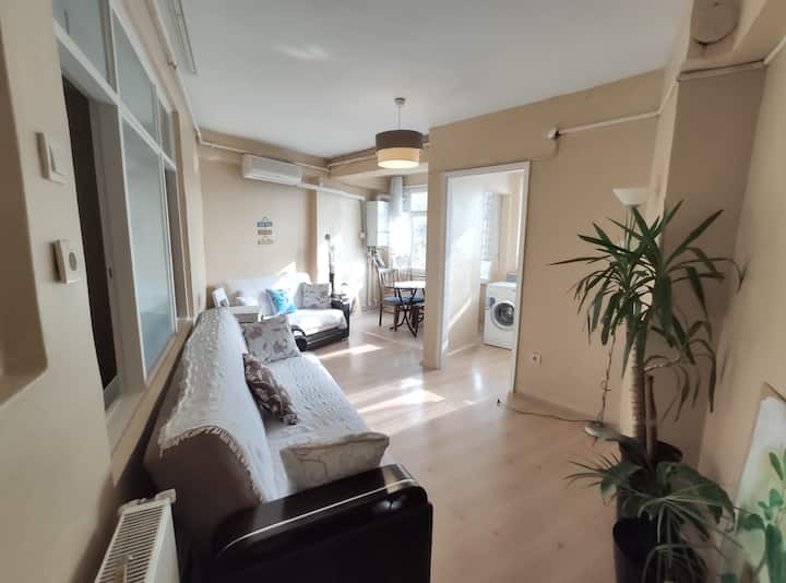 Comfy, Central And Safe Area For 6 - Istanbul