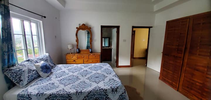 Lovely Two Bedroom Oasis In The City - Kingston, Jamaica
