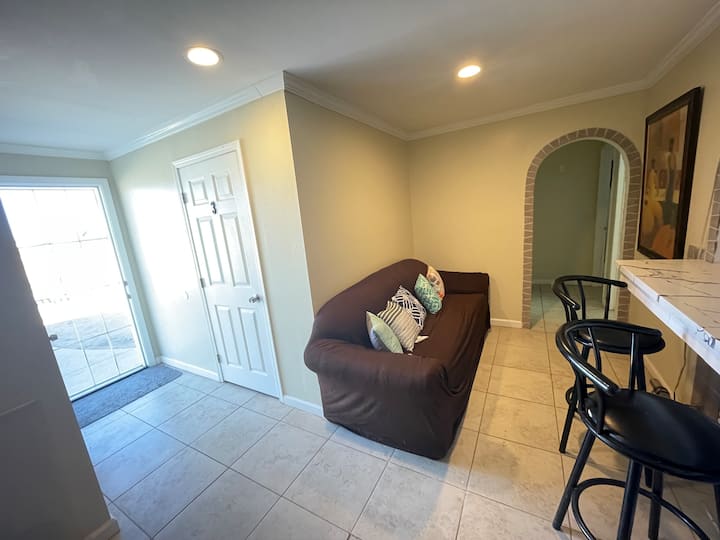 Private Bathroom For Up To 3 Guests - Apple Valley, CA