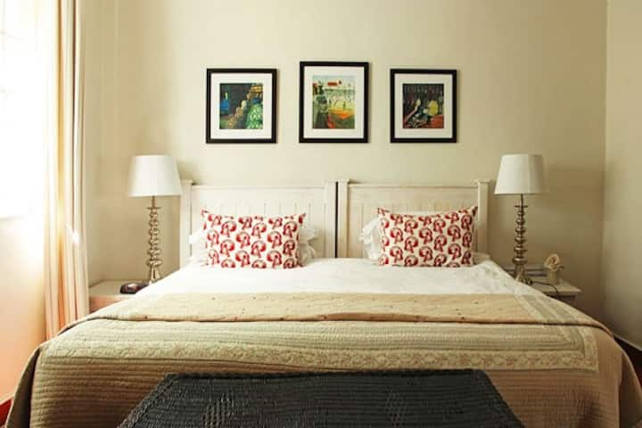 Sandton Private Self Contained Cottage. - Johannesburg