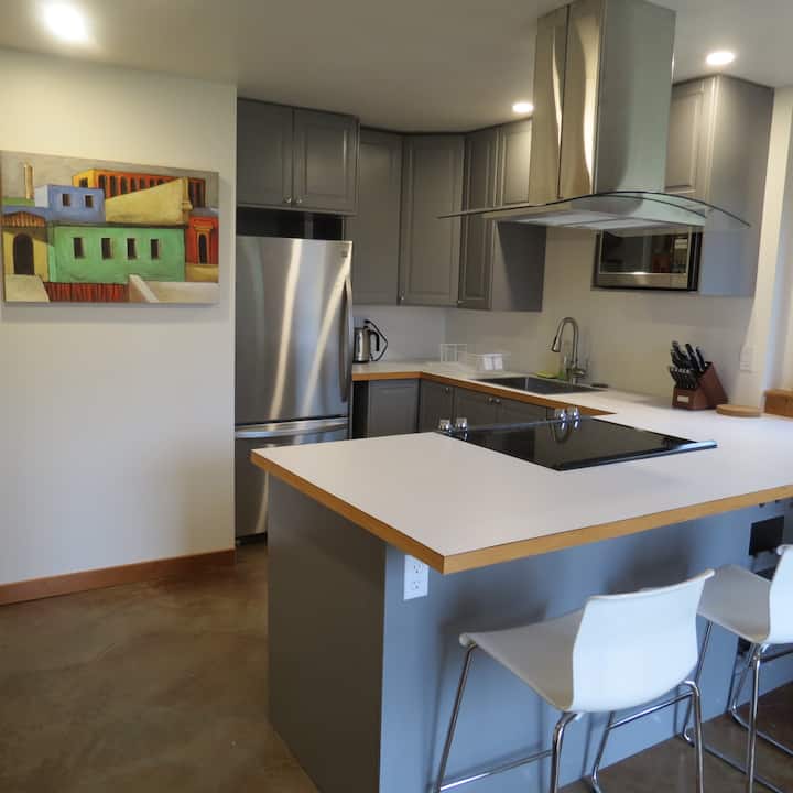Peaceful Pad In Forested Area, Yet Close To City - Nelson