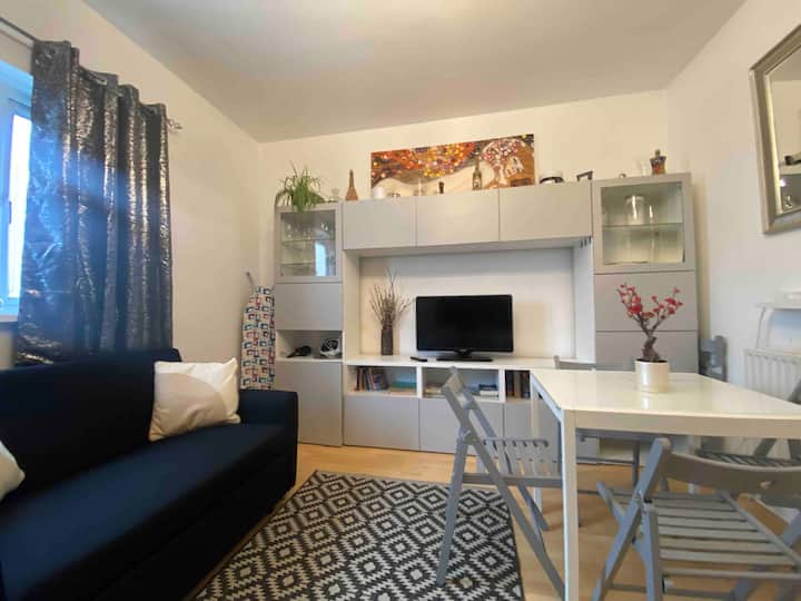 Cozy Large Flat With Patio In East London. - London
