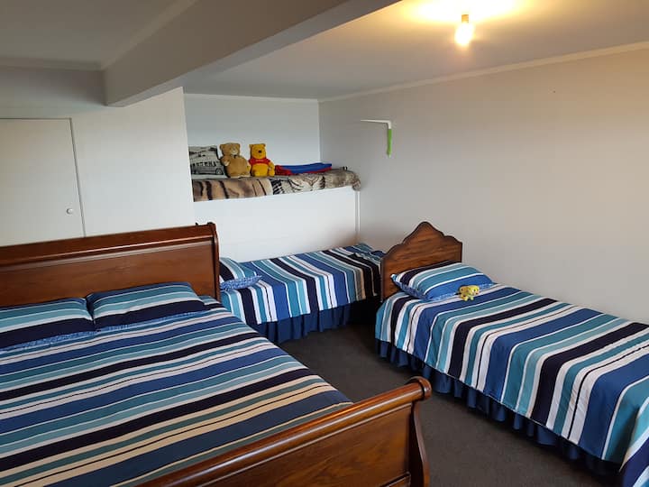 Jo_inns Family Retreat With Magnificent Seaviews - Tapu