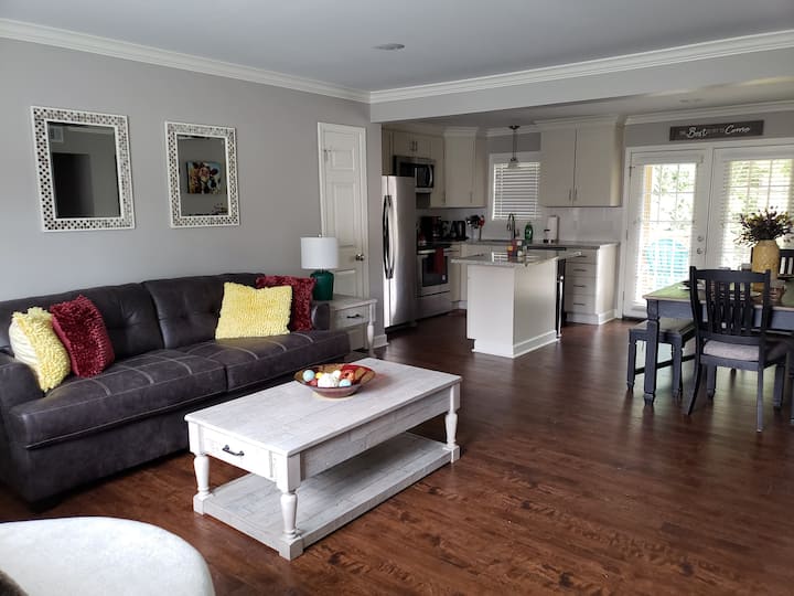 Le Pastel Hill- Shuttle Stop + Walk To Stadium - Starkville, MS