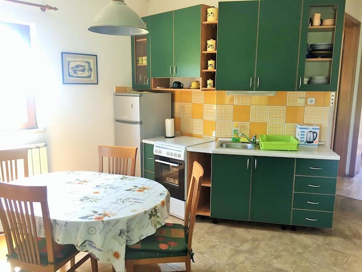 Peacefull Mountain View Apt Balcony Free Parking - Stari Grad