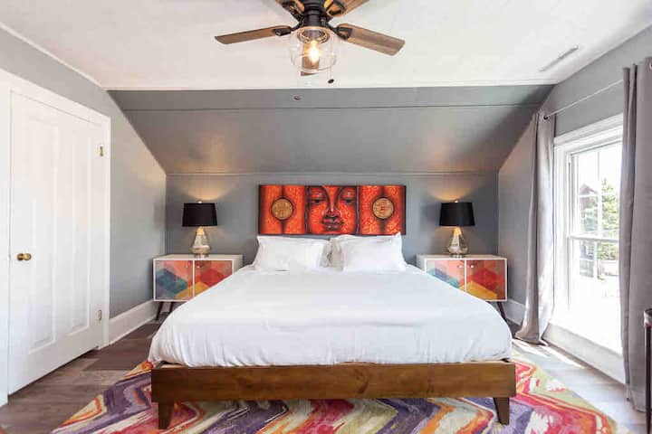 The Eclectic Retreat @ 10th & Pine - Beverly Shores, IN