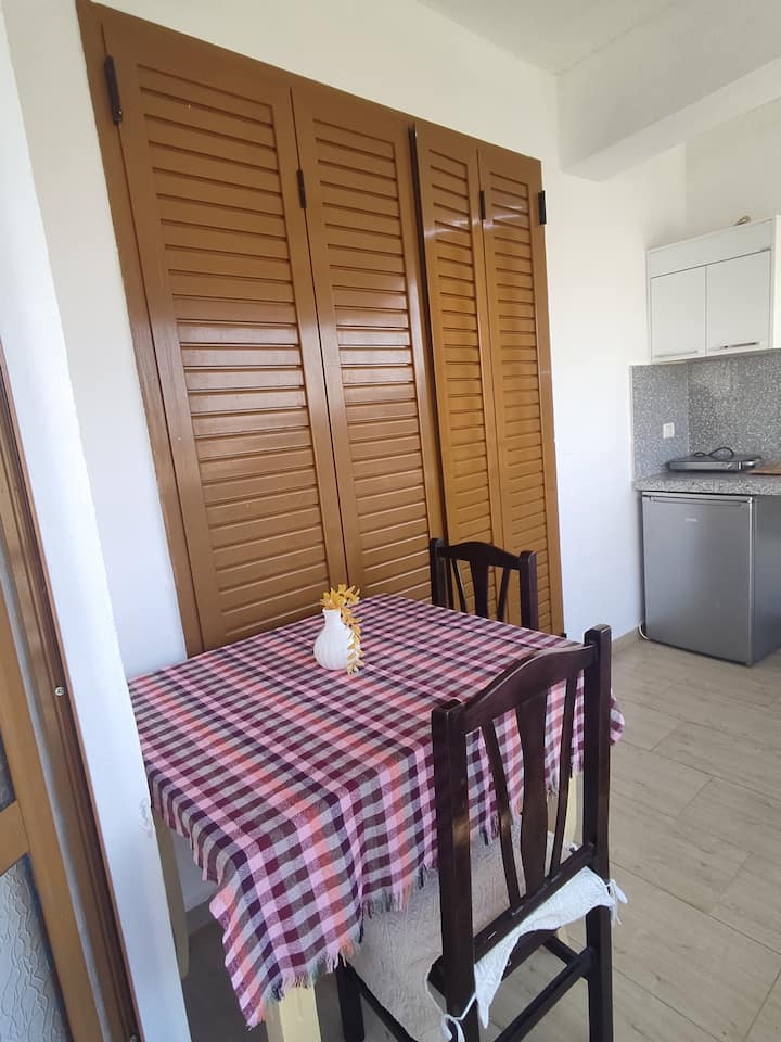 Room For 3 People - Saranda