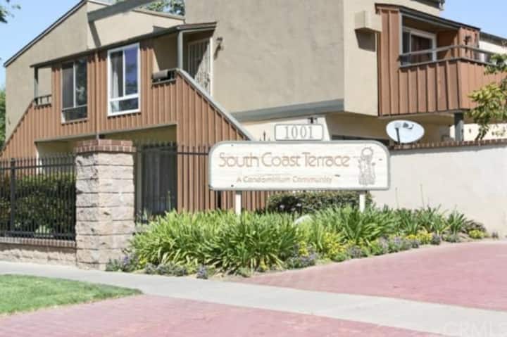 Beautiful Condo In Desired South Coast Metro Area - Santa Ana, CA