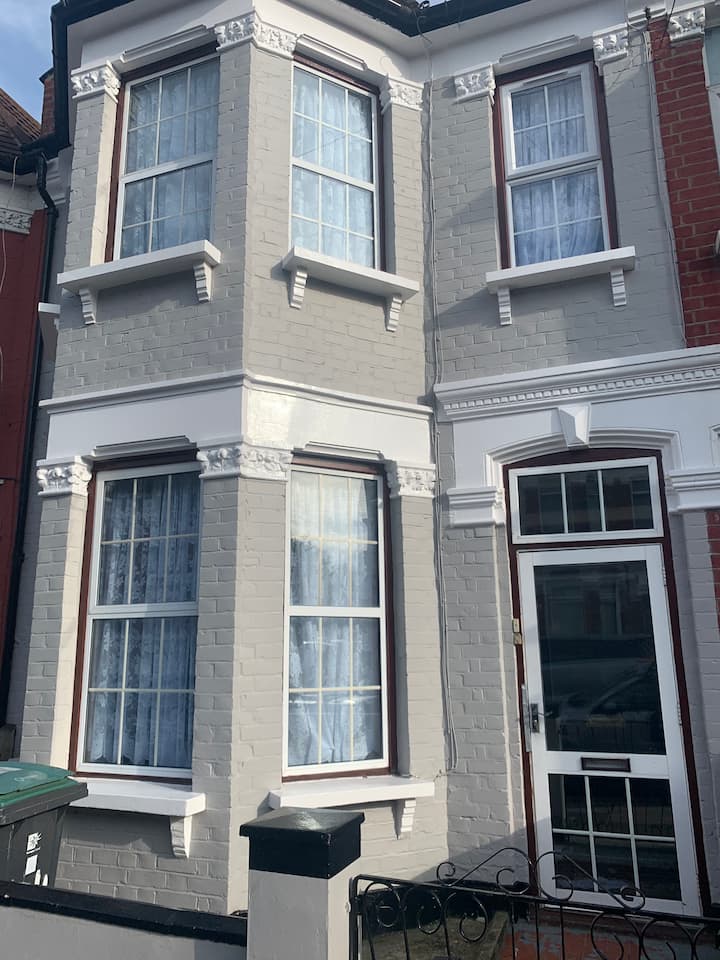 Woodside House - London