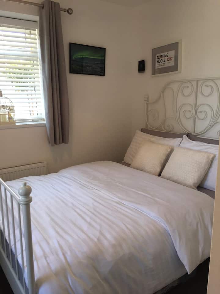 Ground Floor Private Room With Bathroom, Chester - 체스터
