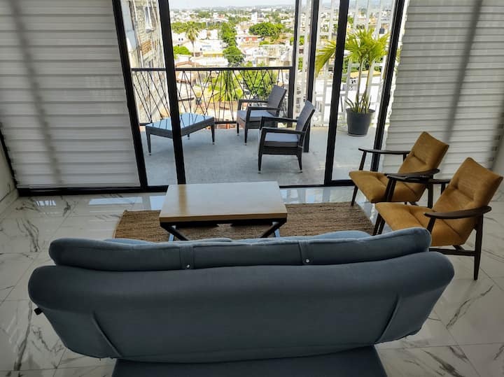 Amazing Views, Balconies On Each Floor 2 Story Penthouse 3 Blocks From The Beach Approximately 4 Blocks From The Malecon - Puerto Vallarta