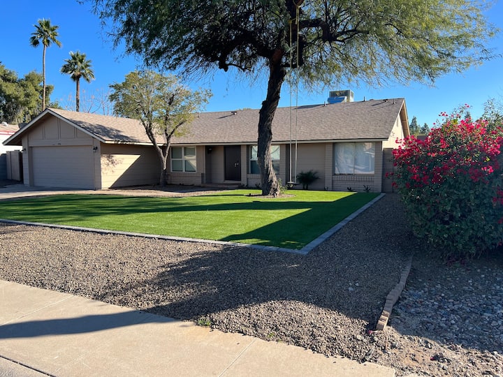 Beautiful 3 Br Home Centrally Located In Phoenix - Phoenix, AZ