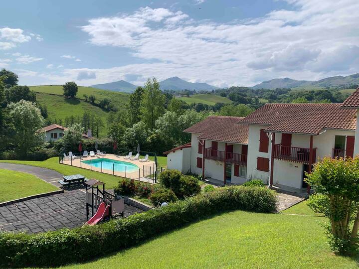 T3 En Rdc Avec Piscine Et Très Belle Vue - Pont-d'Ain