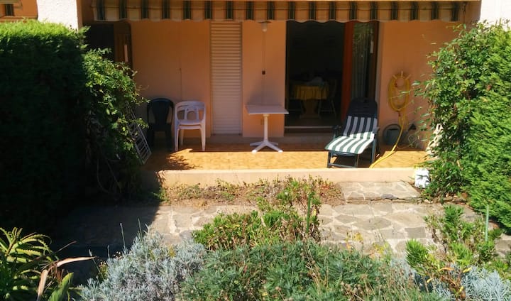 Apt Calme Avec Jardin, 5 Min De La Plage - La Mole