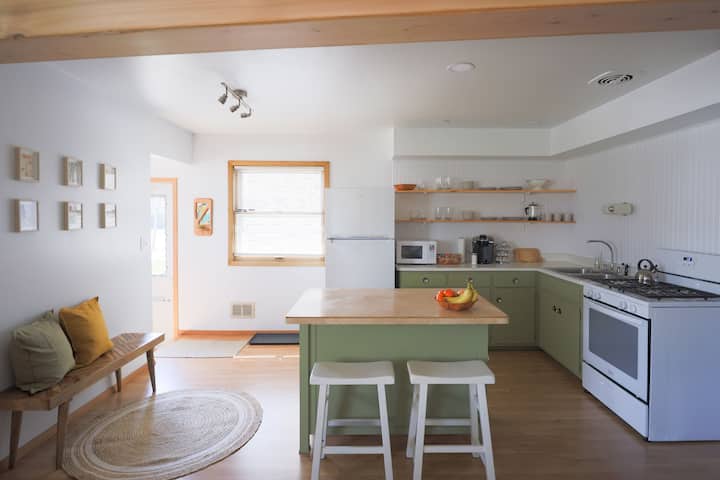 The Boho Ranch At Timmerman Airport - Wauwatosa, WI