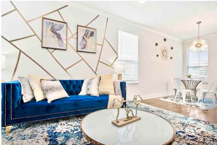 Luxury San Antonio Home Sleeps 6 - Lackland AFB, TX