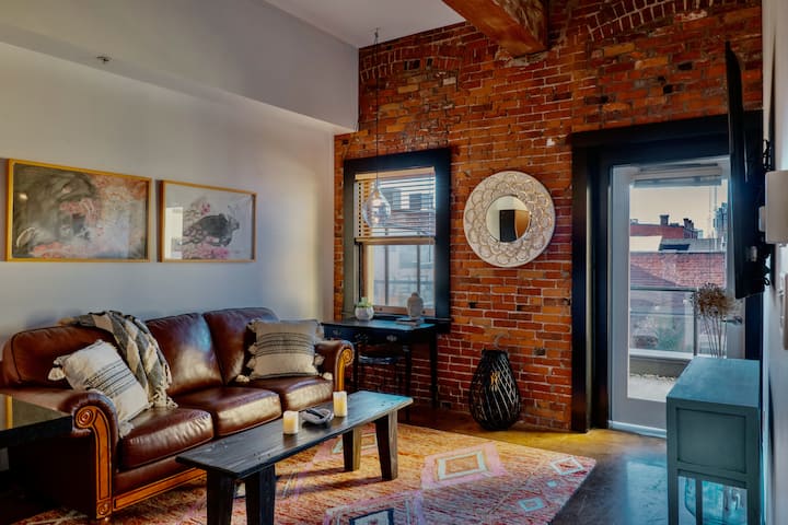 Boho Toro Escape In The Heart Of Old Town Victoria - Victoria, Canada
