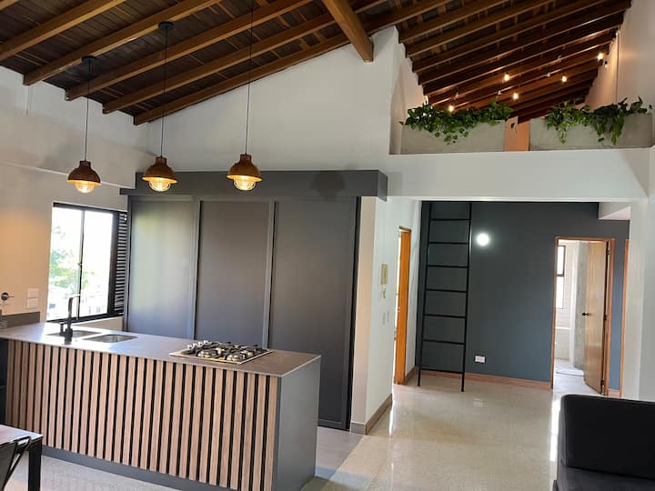 Laureles Renovated Penthouse With A/c Great View - Medellín