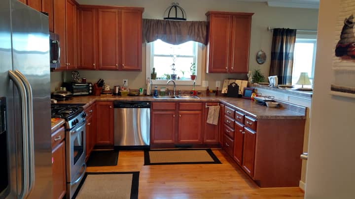 Comfortable & Convenient In Cville - Charlottesville, VA
