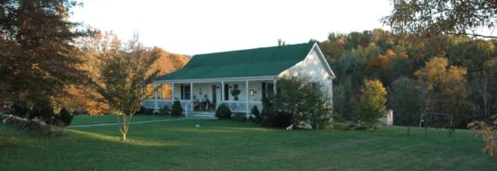 Pounding Creek Cottage - King Family Vineyards, Crozet