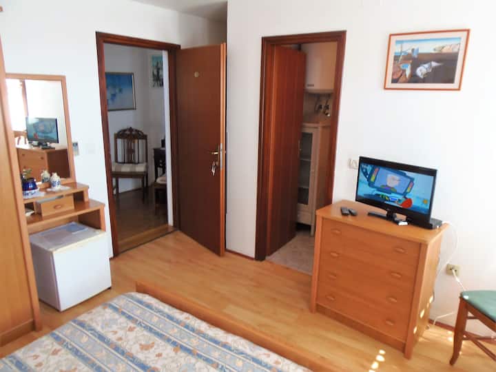 Noemi Room With Bathroom And Kitchen Use, Wifi - Medulin