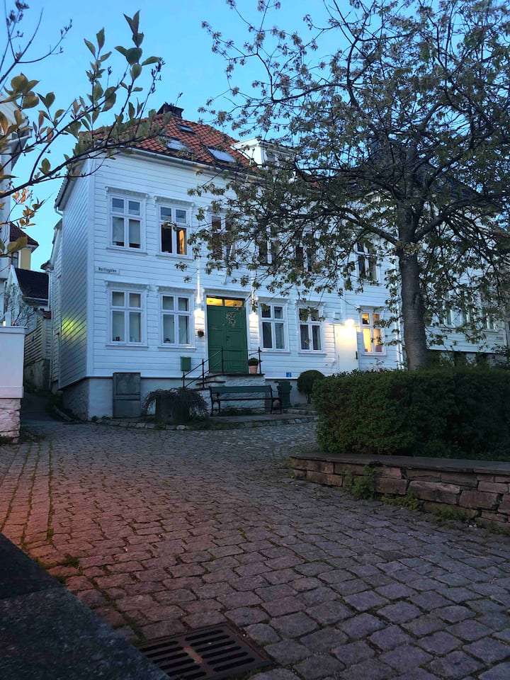 Historic House In City Center Of Bergen - Bergen
