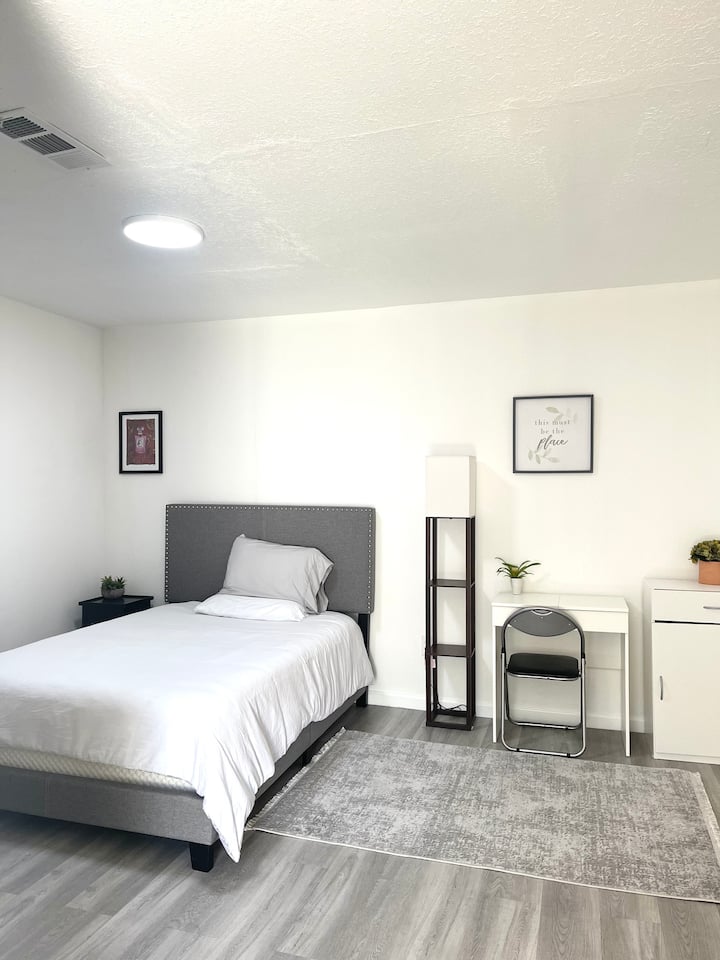 Studio With Kitchen And Private Entrance - San José, CA