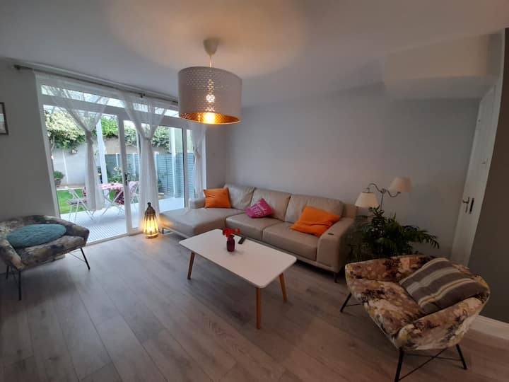 Cosy 3 Bed Home With Parking And Garden - Dublin