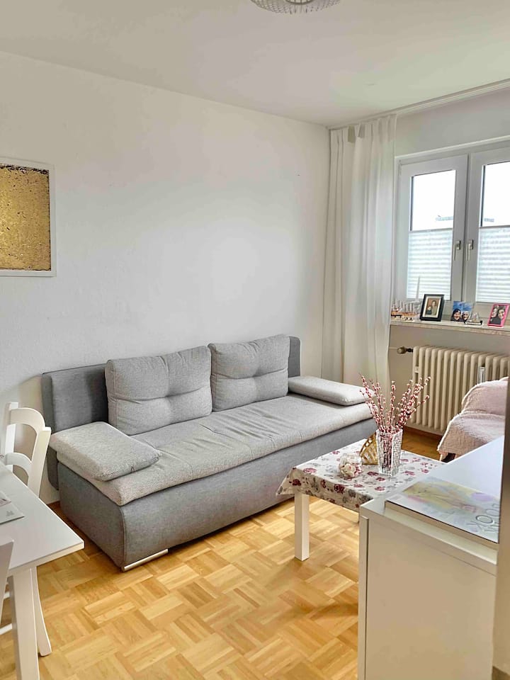Warm, Sunny & Qualitative Room With A Green View - Nuremberg