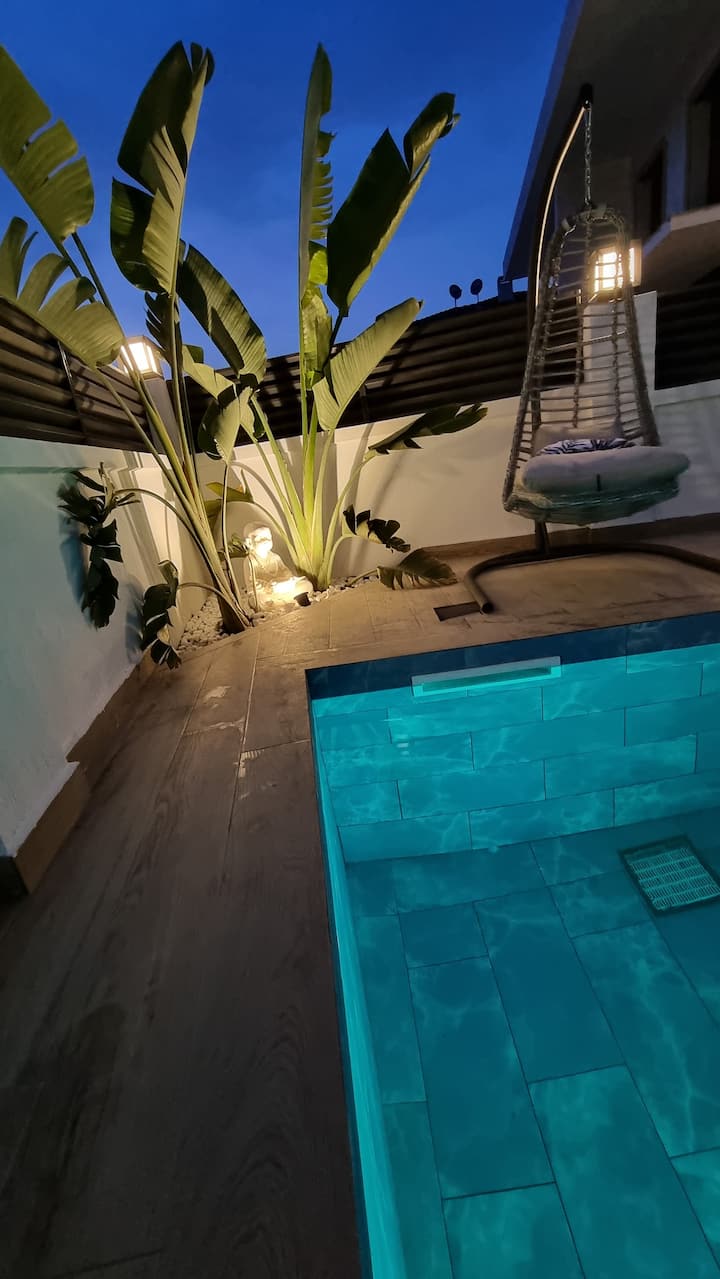 Luxus Villa Mit Eigenem Pool Und Meerblick - Alaçatı