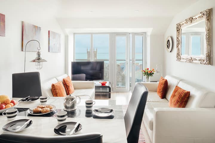 Central Luxury 2br With Sea Views And Parking - St Ives