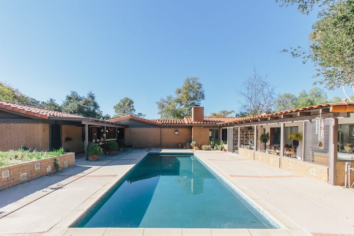 Beautiful Adobe Retreat W/ Pool In The East End - Ojai, CA