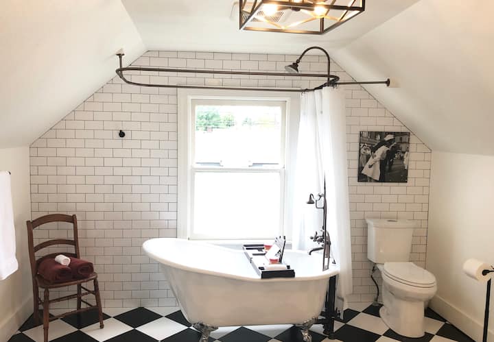 Charming Home In Sellwood  3br/2ba Long Stays - Portland, OR