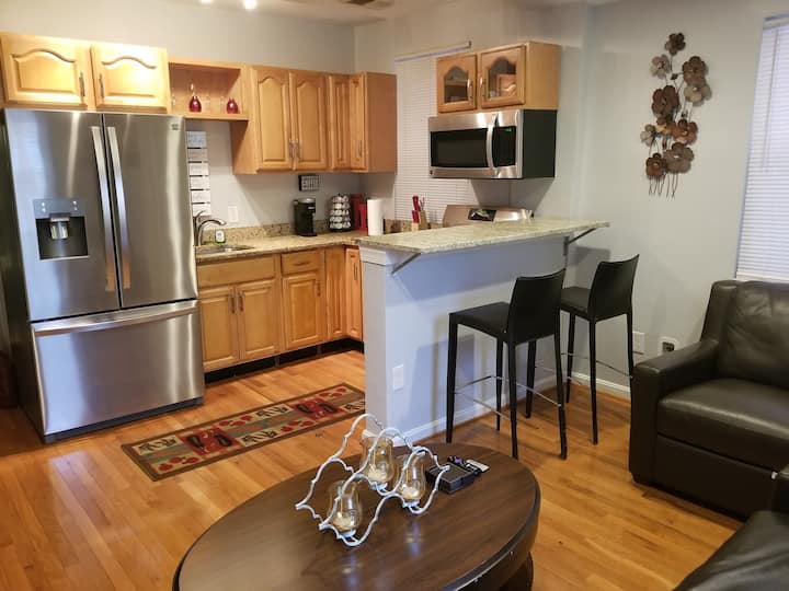 Cozy And Blocks From M&t Stadium/camden Yards - Baltimore