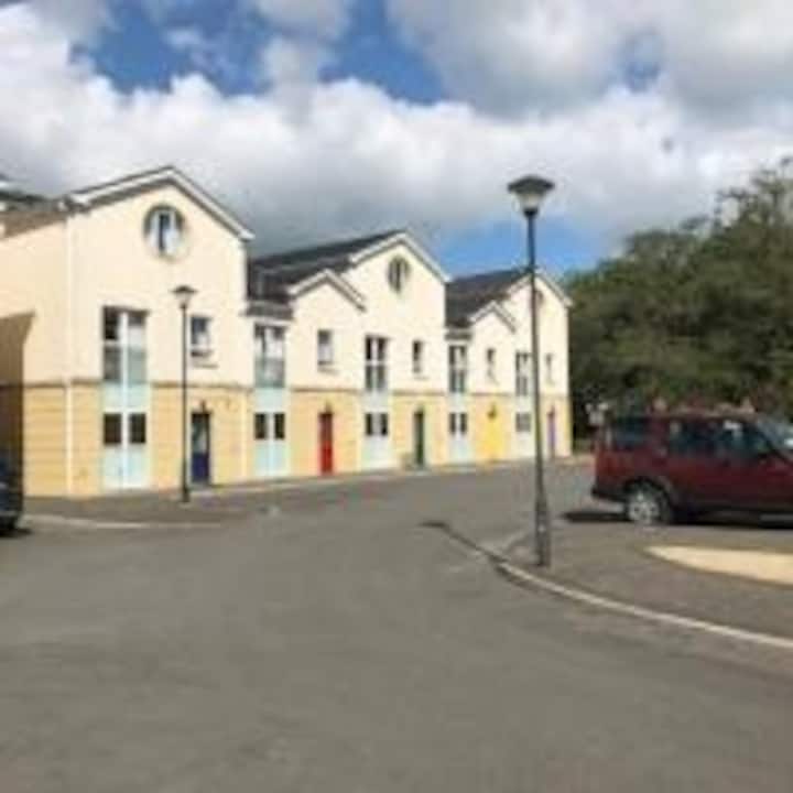 Glancys Accommodation-7 Person Capacity Townhouse - Ireland