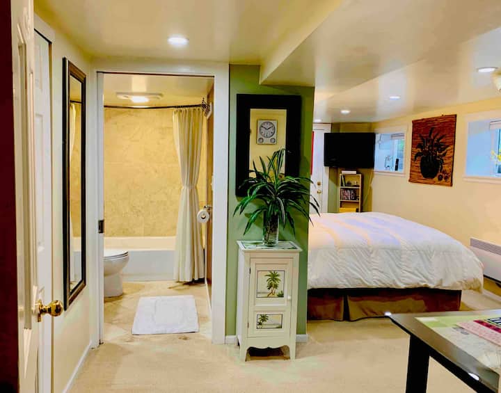 Queen Anne Studio Suite - Seattle, WA