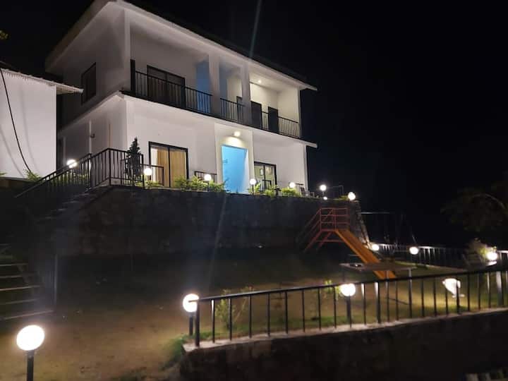 Mist Valley One Bedroom Cottage - Idukki